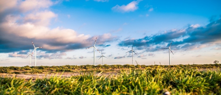 Decarbonisation scenarios: cost and capacity analysis for EU energy ...